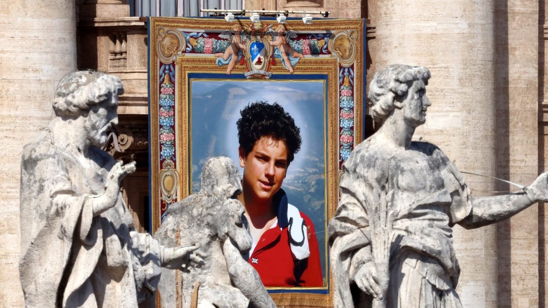 Pope names first millennial saint, hailed as "God's influencer ...