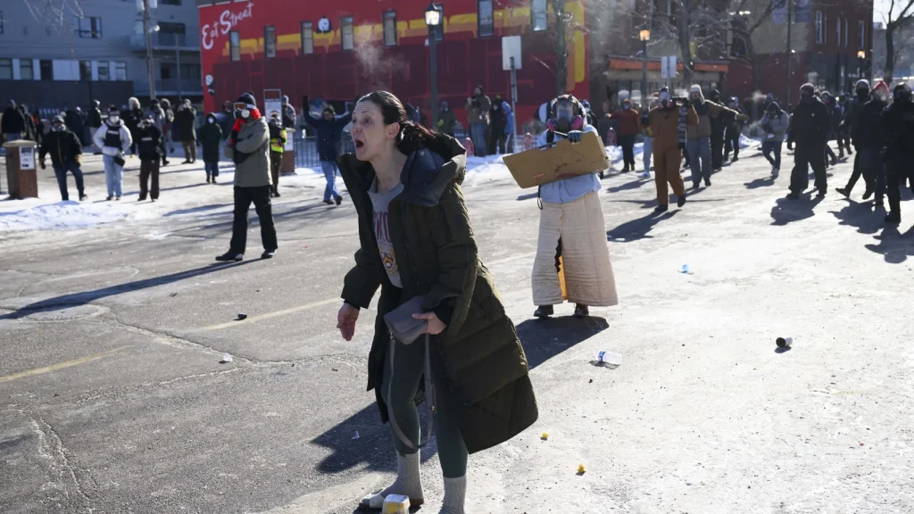 Conflicting accounts emerge over shooting involving U.S. immigration ...