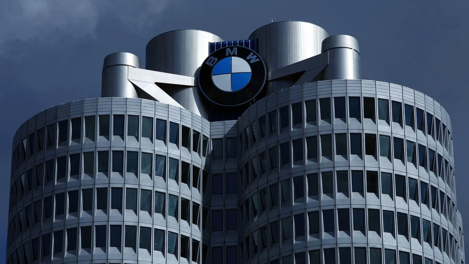 BMW launches safety recall for hundreds of thousands of cars over fire ...